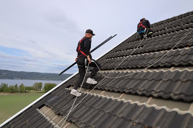 Montere solcelleanlegg | Brødrene Helgesen