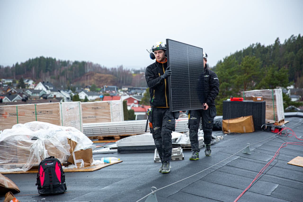 Solcelleanlegg til næringsbygg | Brødrene Helgesen